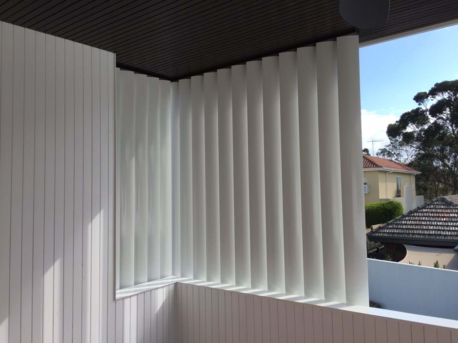 Vertical Louvre Blade Screens