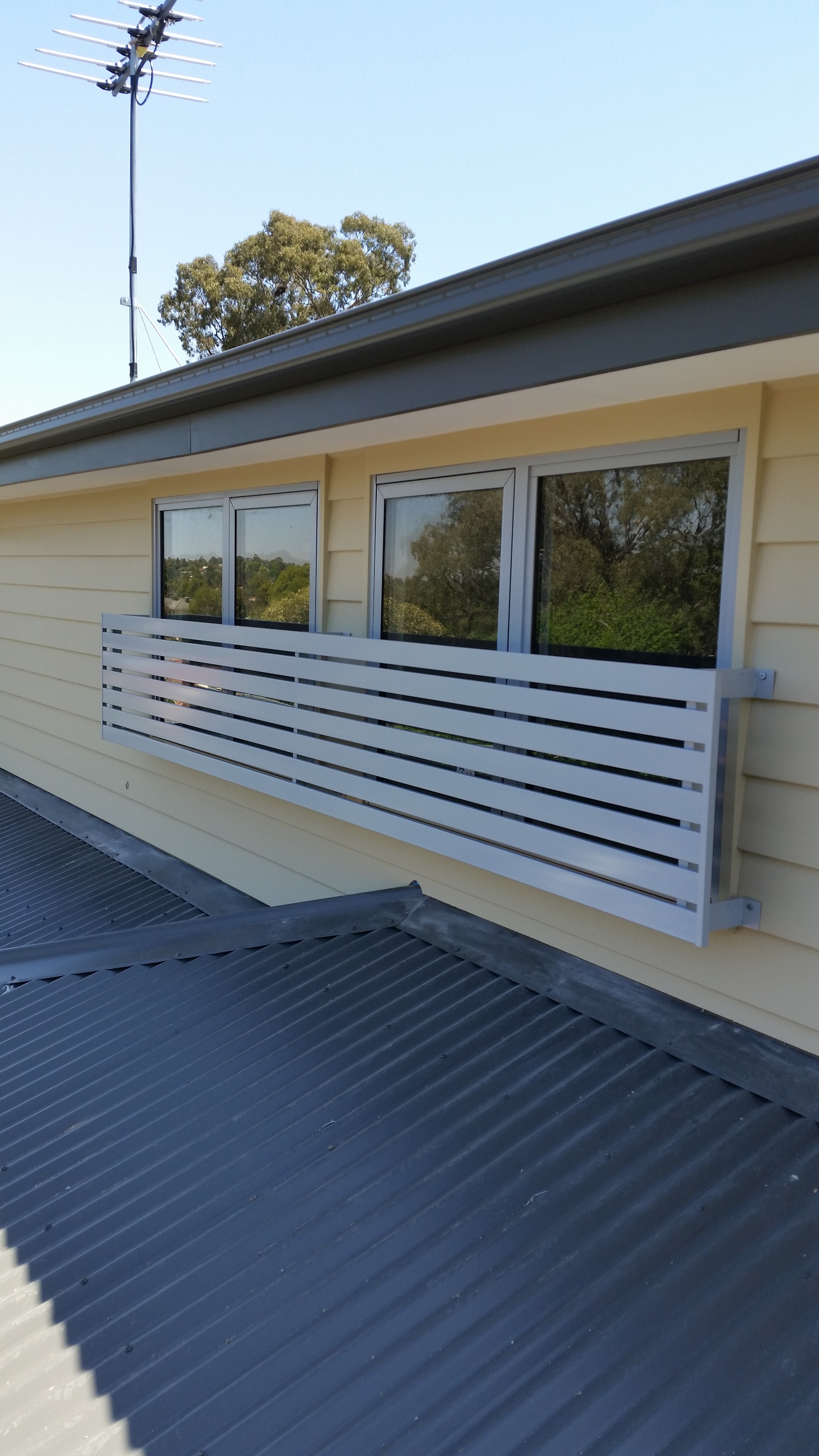 Baton Style Window Screen