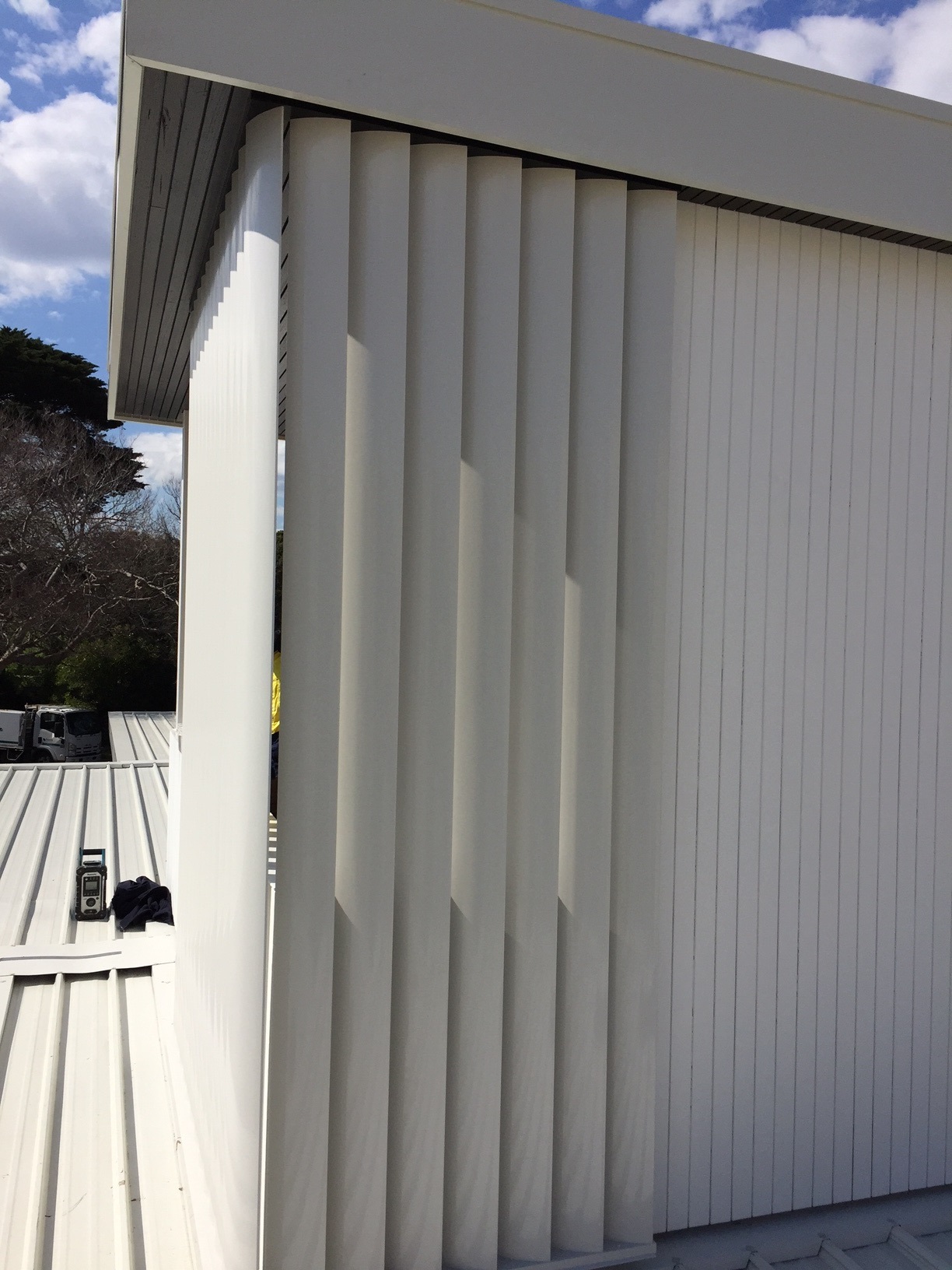 Vertical Louvre Blade Screens