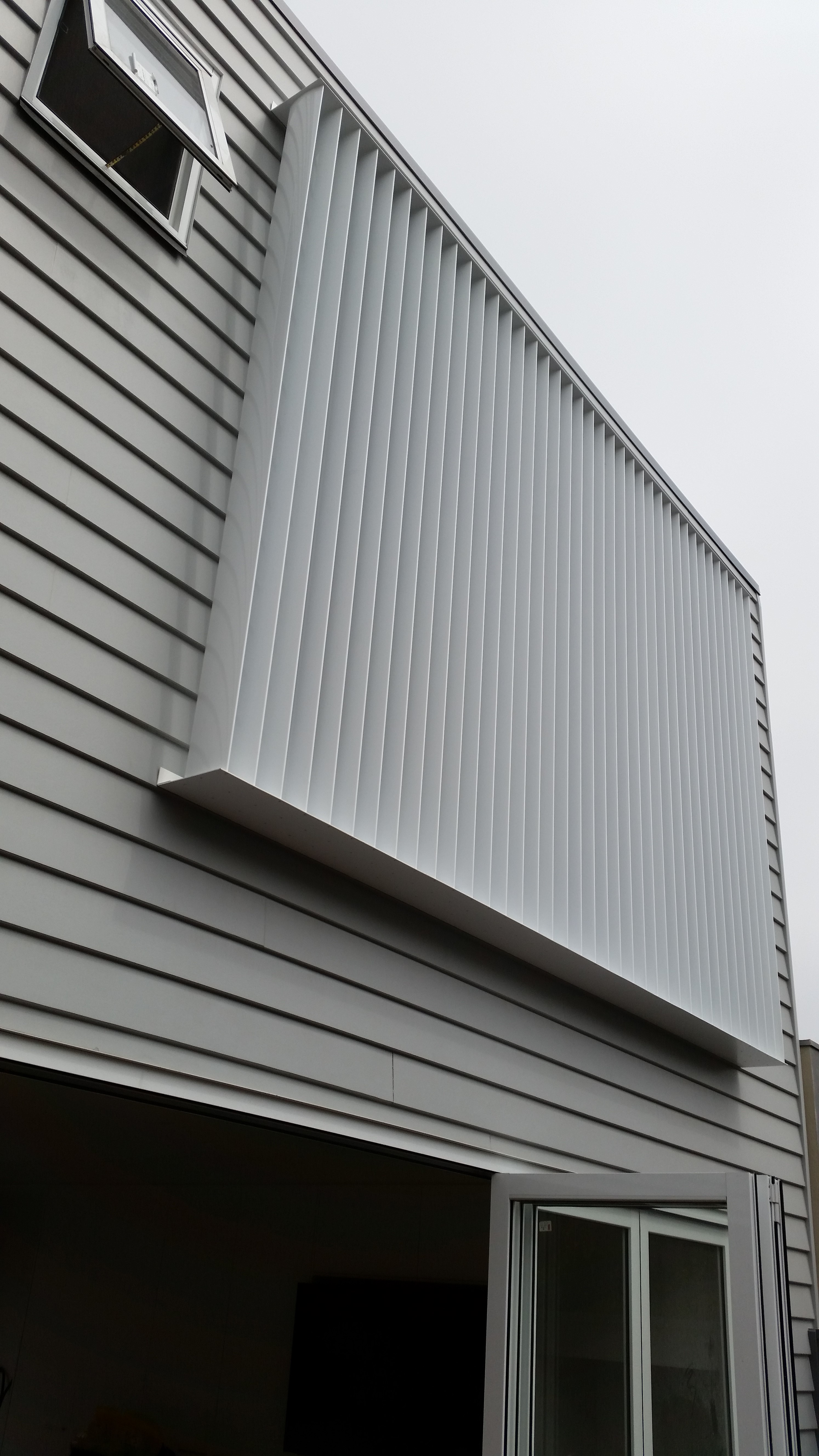 Vertical Louvre Blade Screens